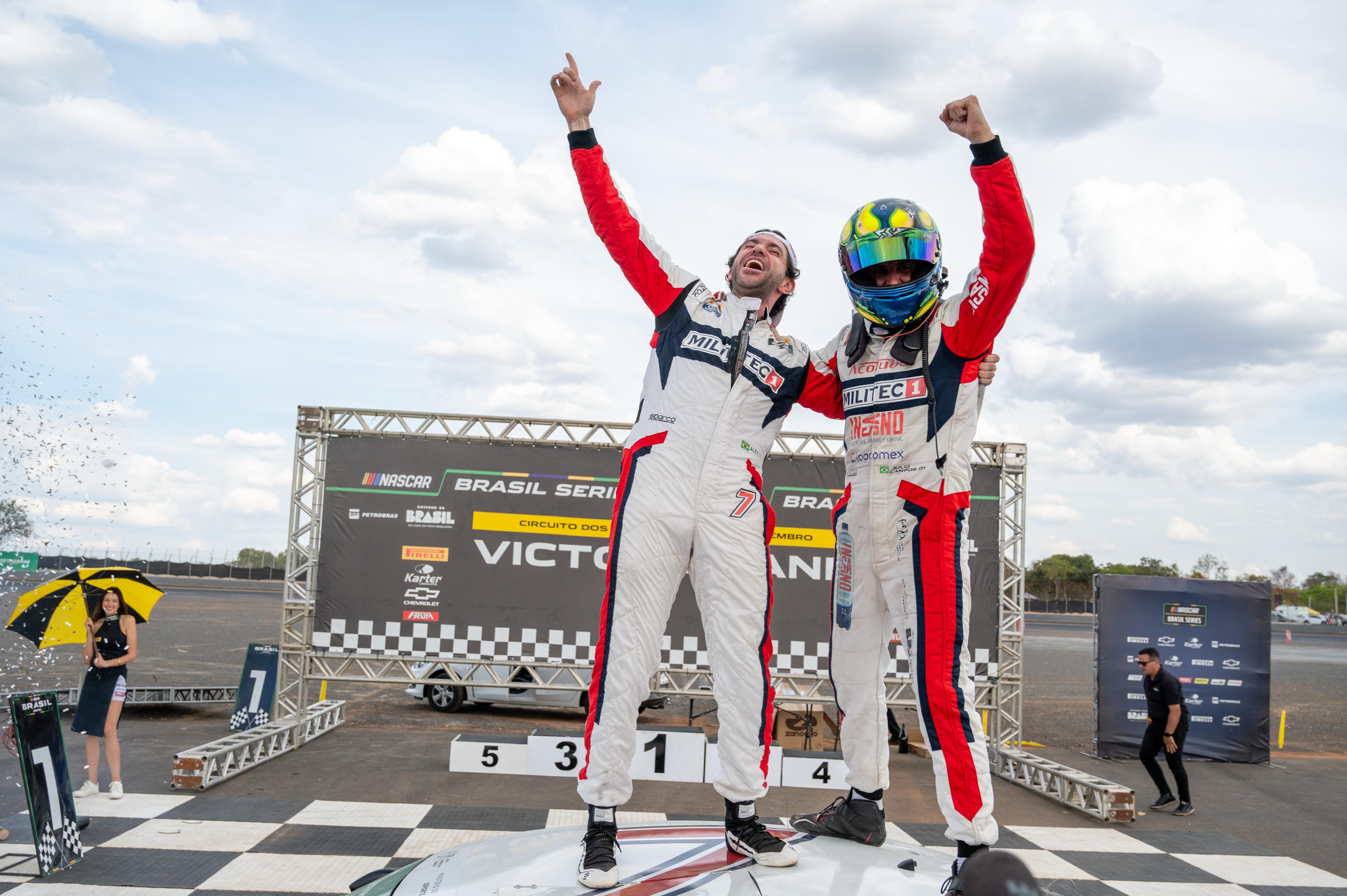 NASCAR Brasil: Júlio Campos e Alex Seid vencem as 100 voltas no oval de ...